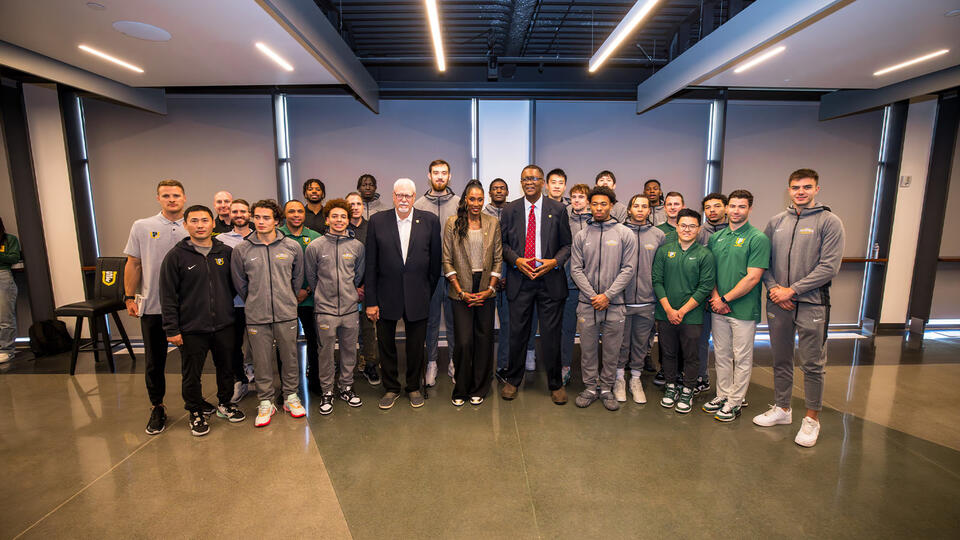 Phil Jackson, Lisa Leslie, and Bill Cartwright ’79 Share Lessons on ...